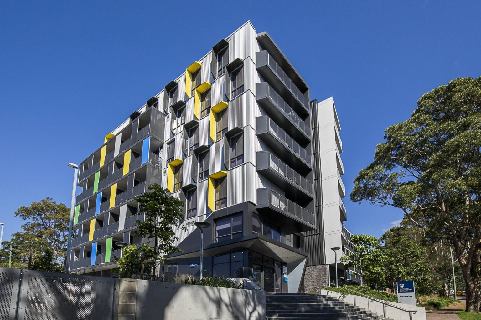 Varsity Series® Rollformed Louvre | Louvreclad