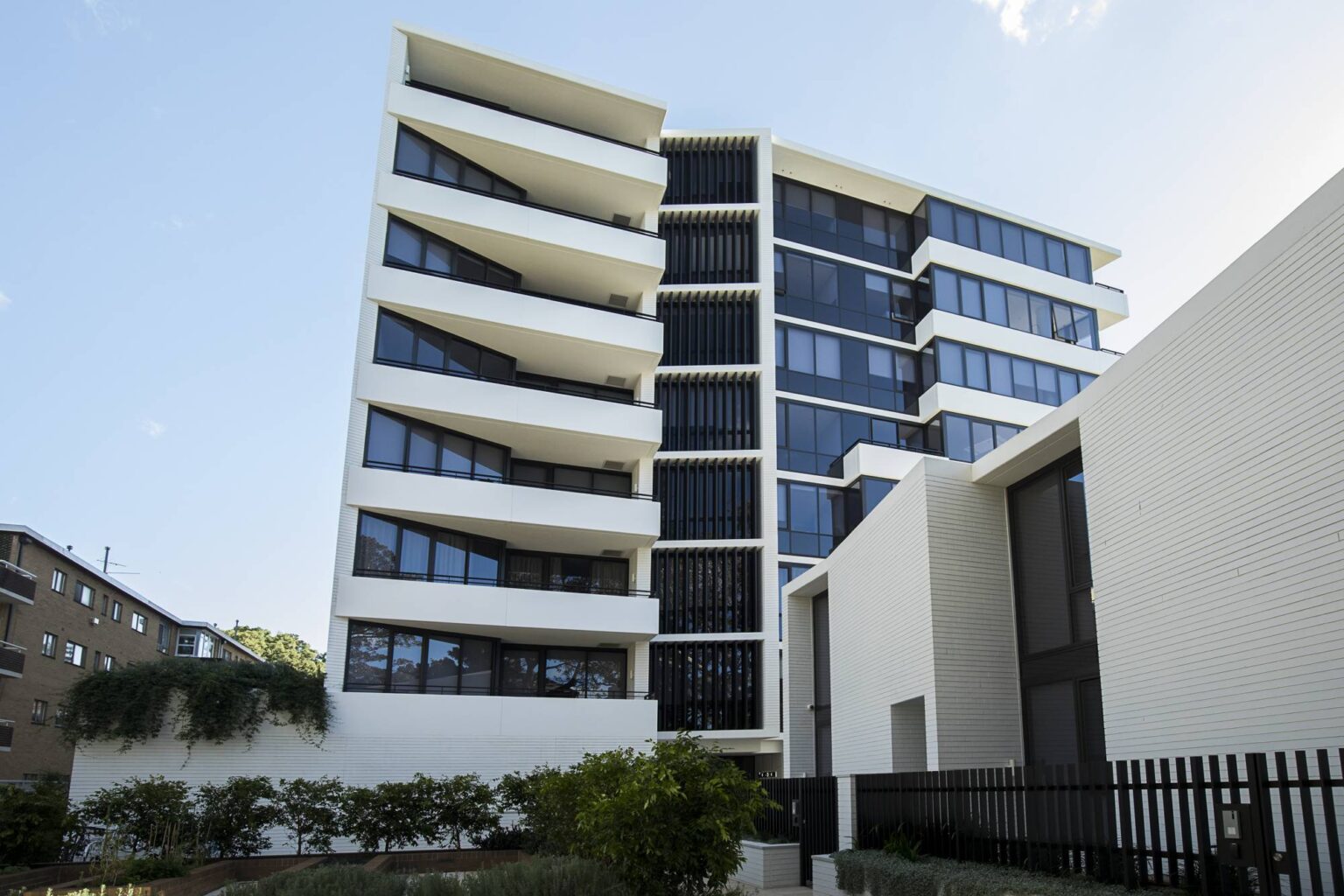 The Standard Apartments | Louvreclad