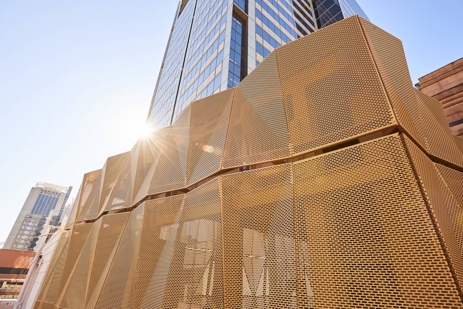 Two Melbourne Quarter (2MQ) | Louvreclad