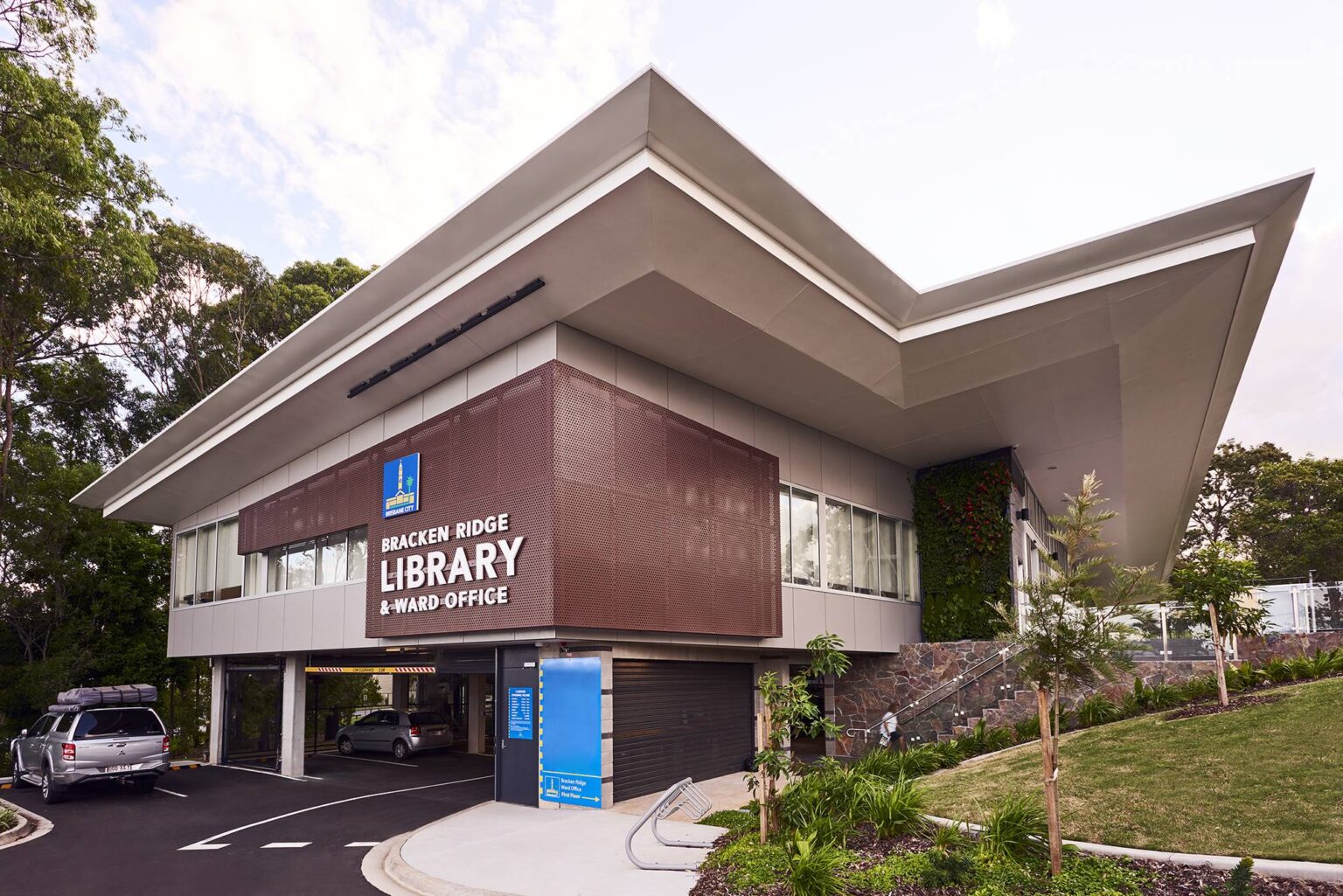 Eagle Stadium, Werribee – Louvreclad