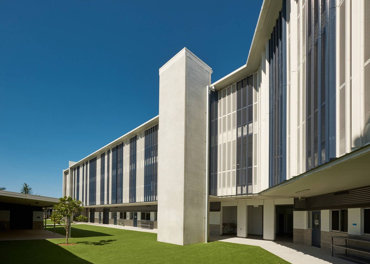 Brisbane Central State School | Louvreclad