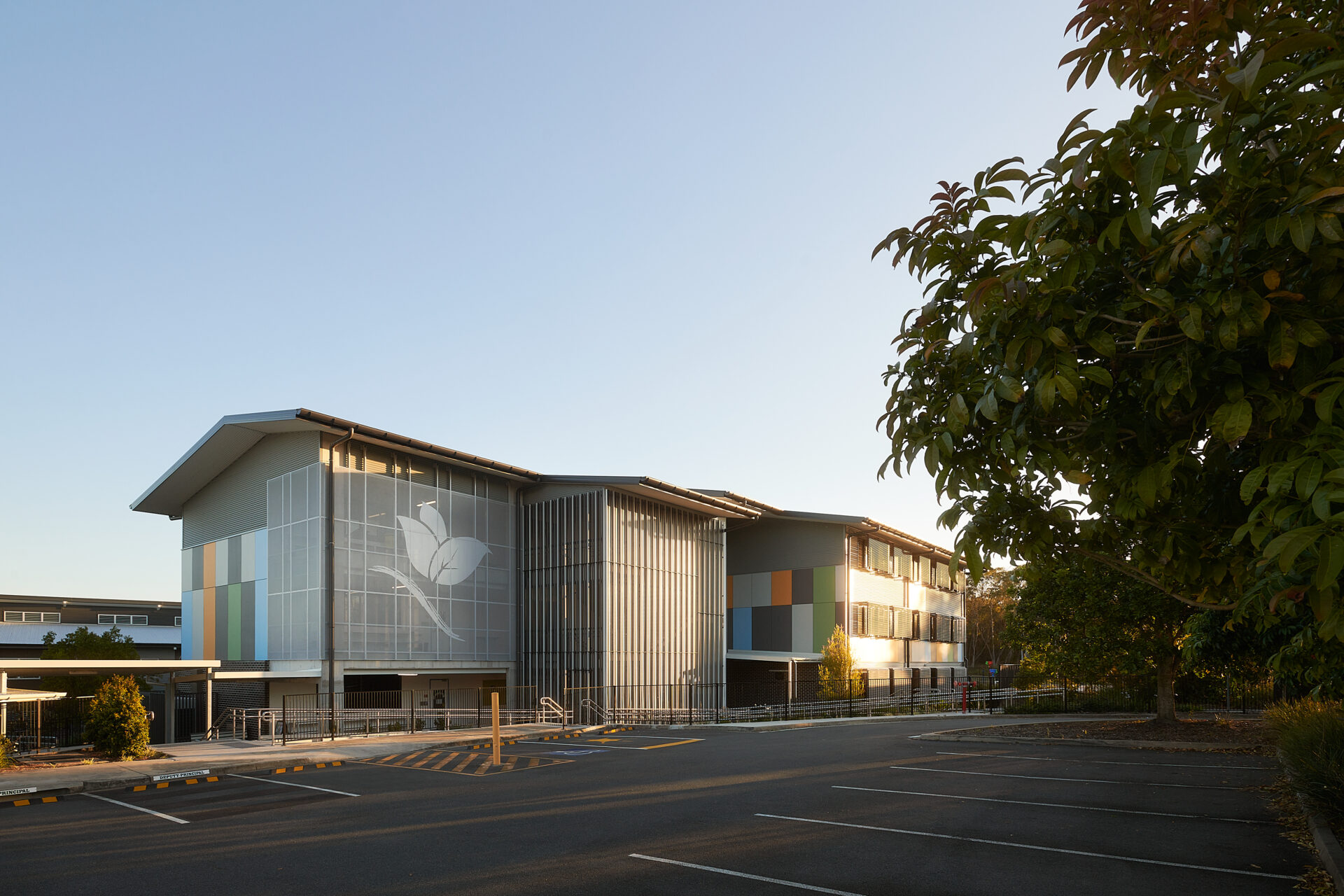 St Ives North Public School | Louvreclad