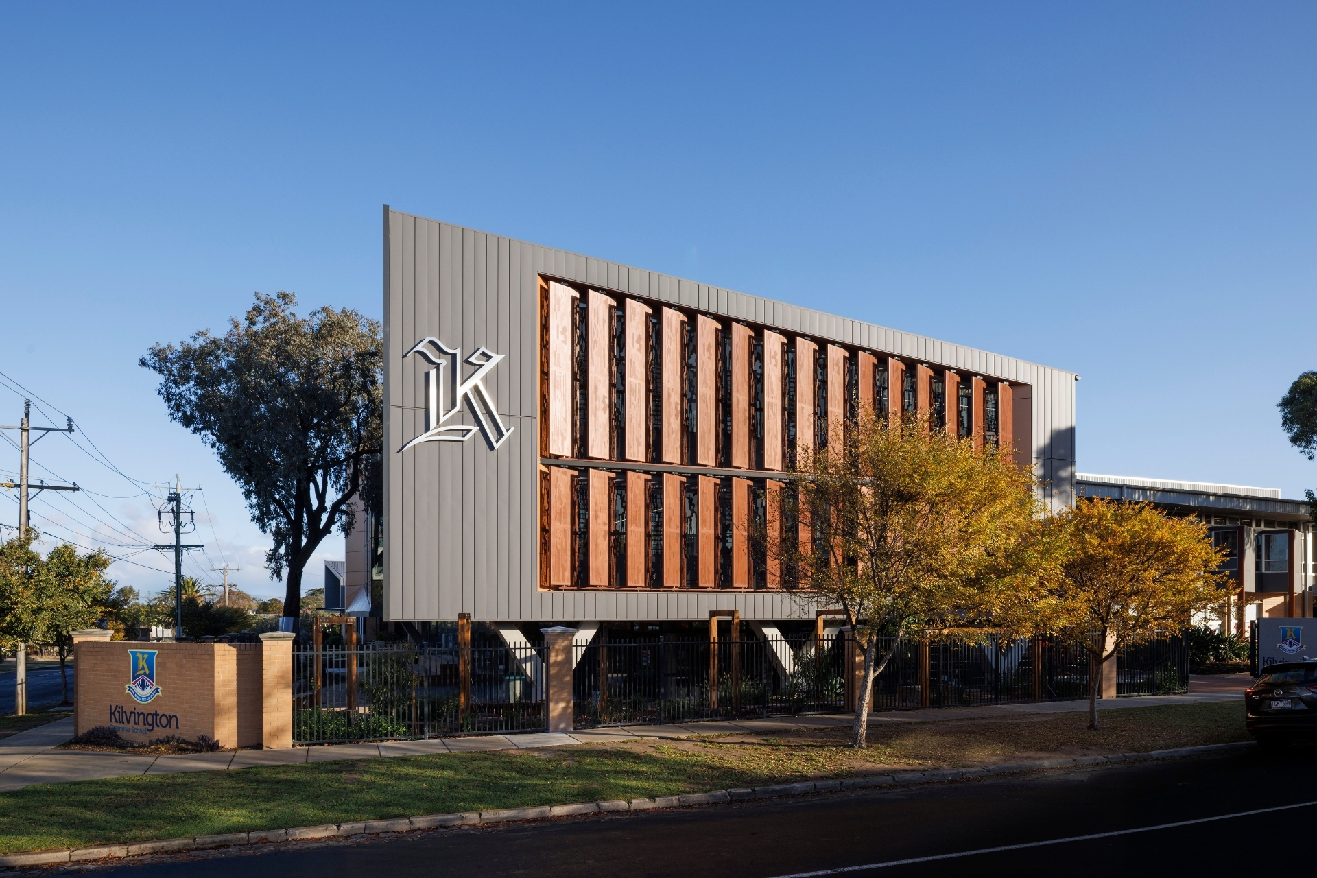 Kilvington Grammar School – The Hive STEM & Library | Louvreclad